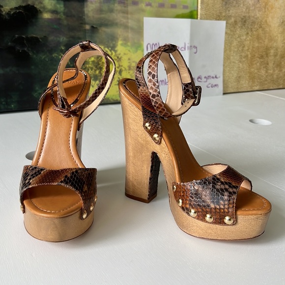 Alexandre Birman | Shoes | Alexandre Birman Crocodile Print Leather ...